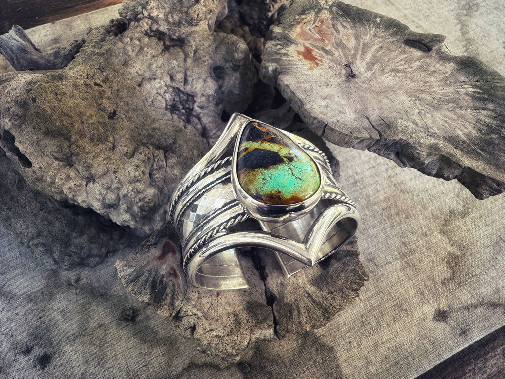 Neptune Cuff – Fortunate Wanderer