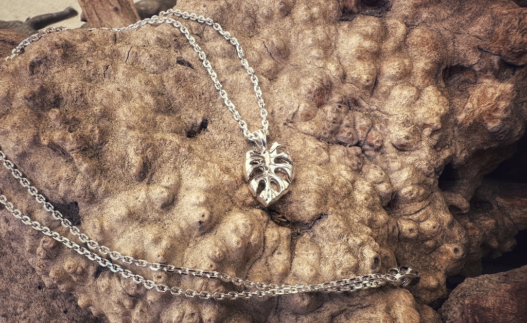 Monstera Necklace – Fortunate Wanderer